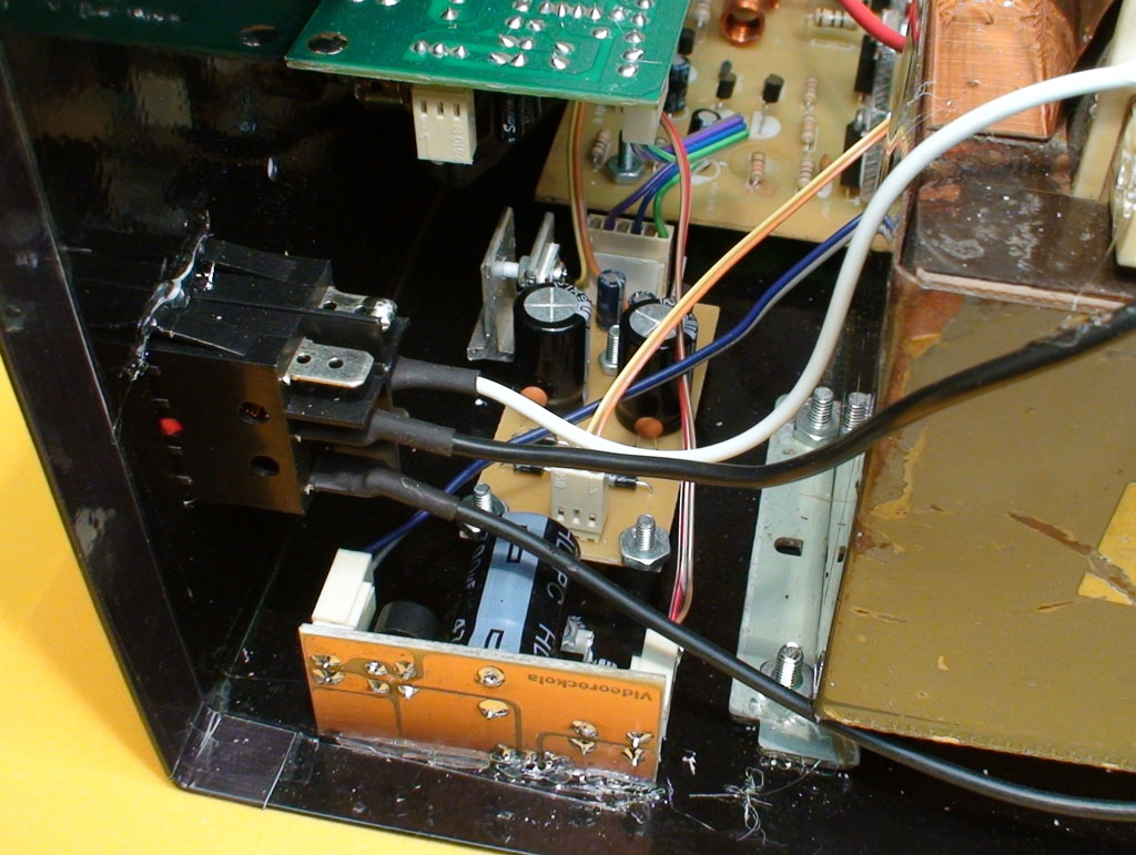 fuente simple regulada | Video Rockola